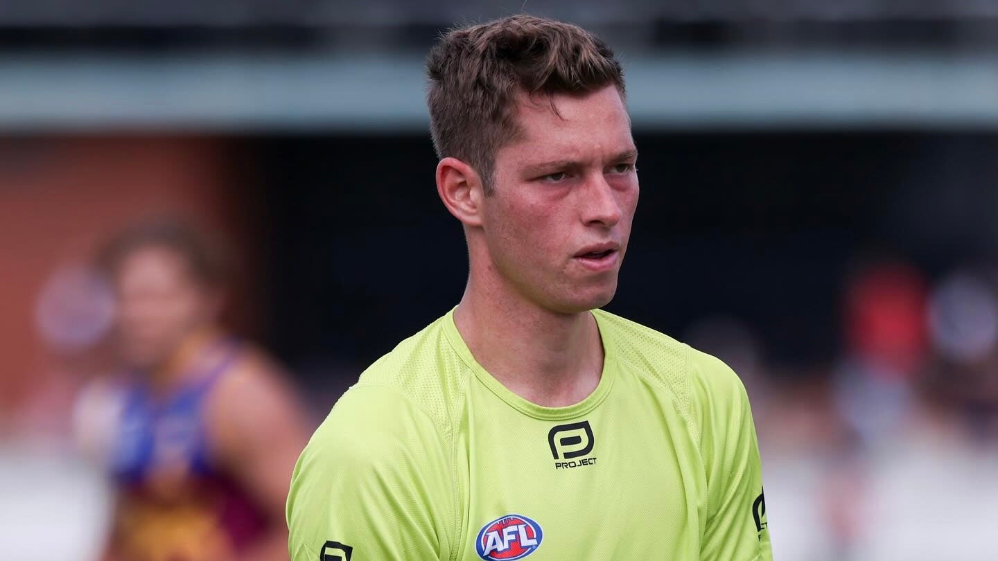 Adrian Pretorius Elevated to Senior Boundary Umpires List - Play AFL